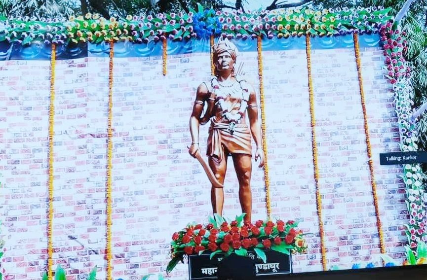सीएम भूपेश ने किया शहीद गुण्डाधूर की प्रतिमा का वर्चुअल लोकार्पण ...
