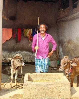 GODHAN NYAY YOJANA : चरवाहे मोहित ने गोबर बेचकर जमीन खरीदने का सपना ...