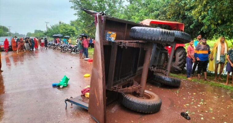 CG ACCIDENT BREAKING : 2 महिलाओं की मौत, ट्रैक्टर और हाइवा में जबरदस्त भिड़ंत, भारी बारिश के बाद ...